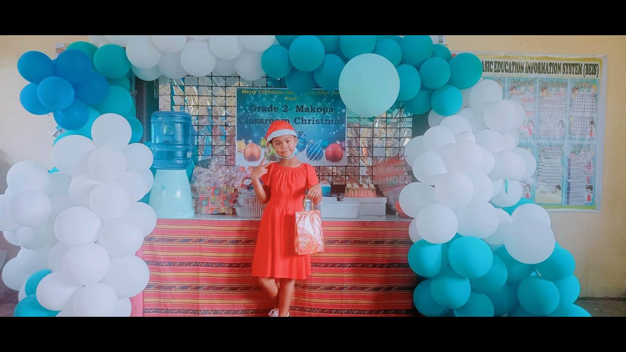 Christmas Party kender w/ teacher ganda - YouTube