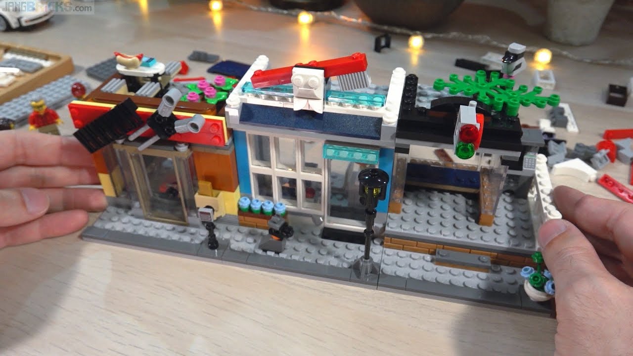 Pure build: LEGO Creator Townhouse Pet Shop & Cafe (B model) 31097 in ...