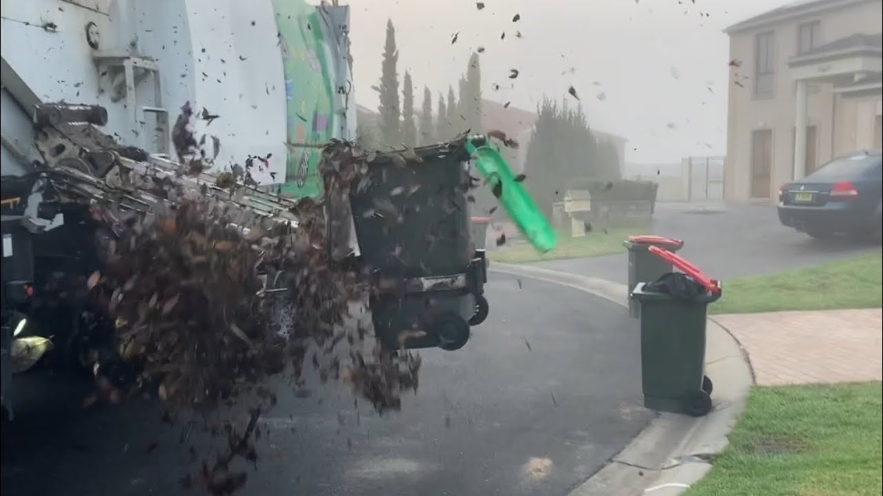 WORST GARBAGE TRUCK FAIL EVER - YouTube