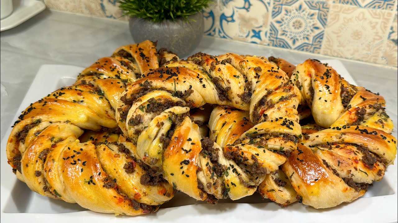 Stuffed Braided Bread with Beef Filling - YouTube