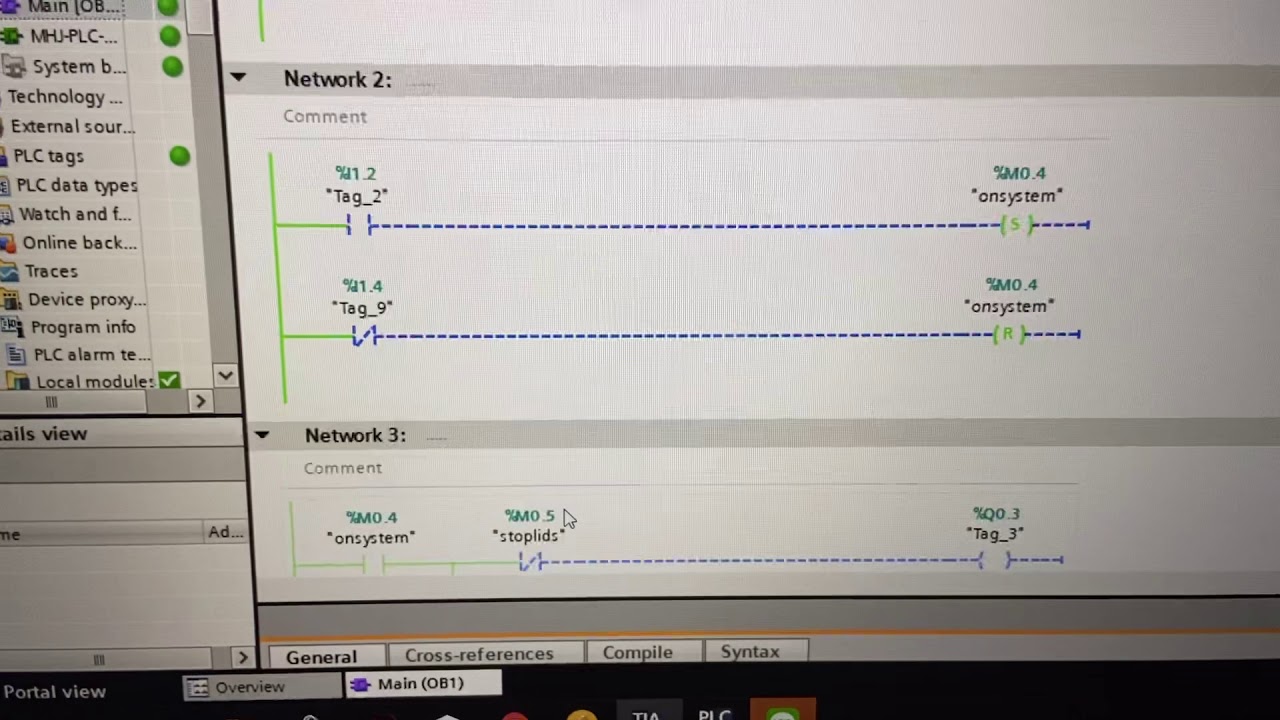 Assemble parts made of lids and bases using a two-axis pick and place ...