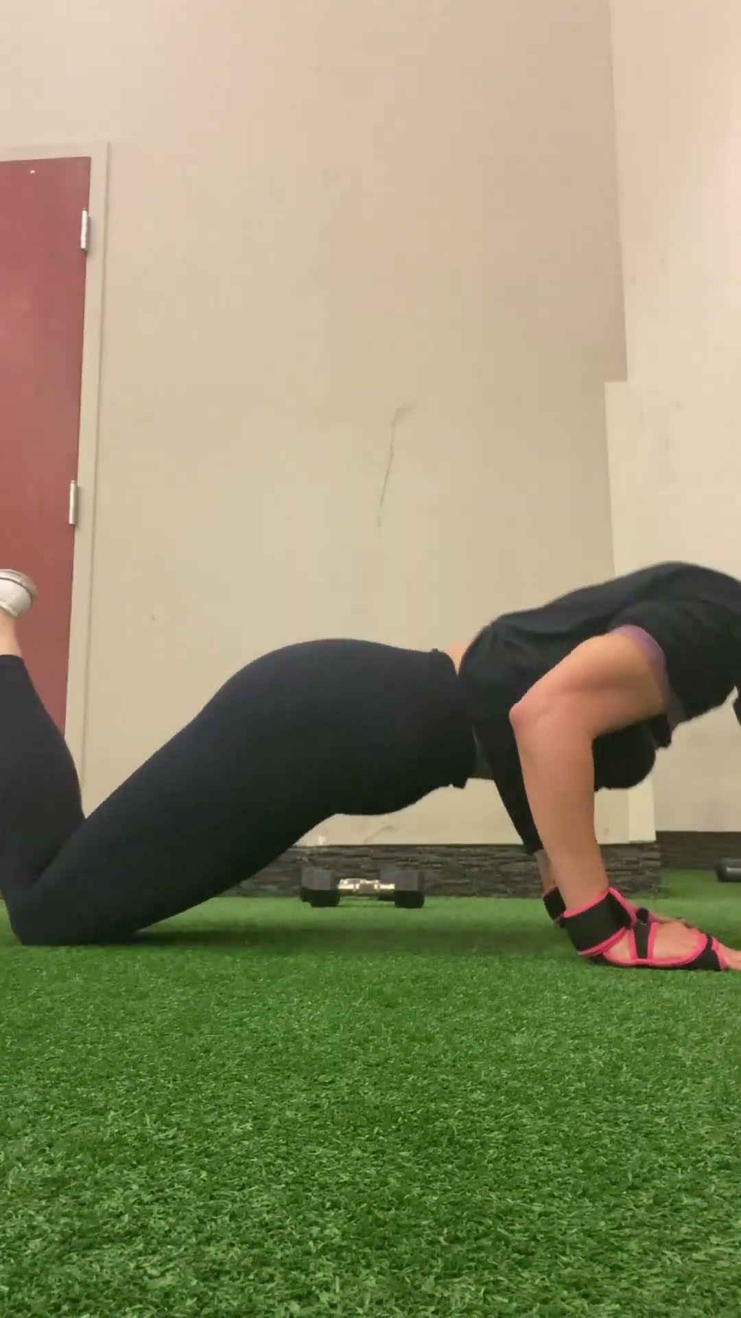 Assisted push-ups, place resistance bands above your elbows - YouTube