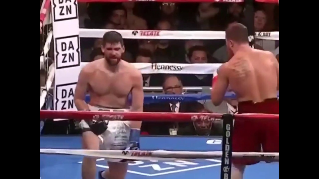 Canelo Alvarez takes out Rocky Fielding with a body shot! - YouTube