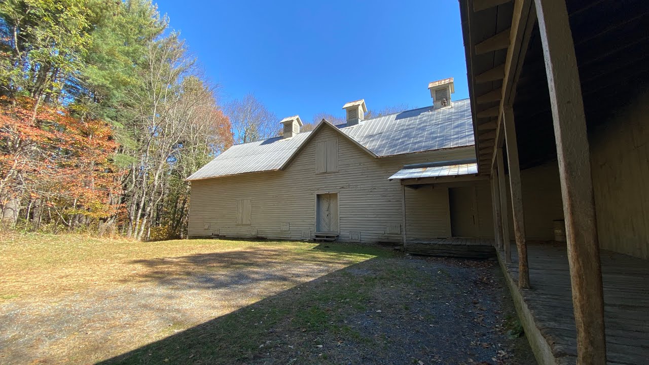 Hiking Vlog: The Apple-barn at Moses Cone memorial park. - YouTube