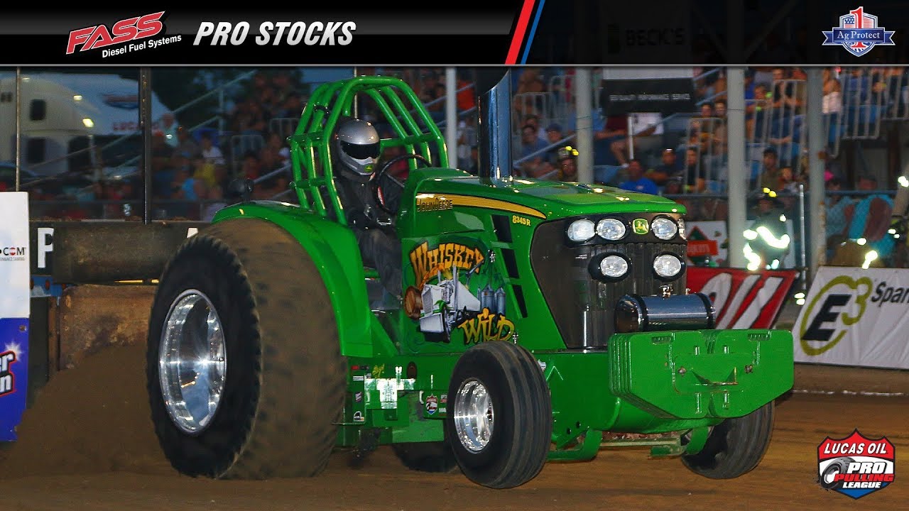 PPL 2019: Pro Stock Tractors pulling in Altamont, IL - YouTube