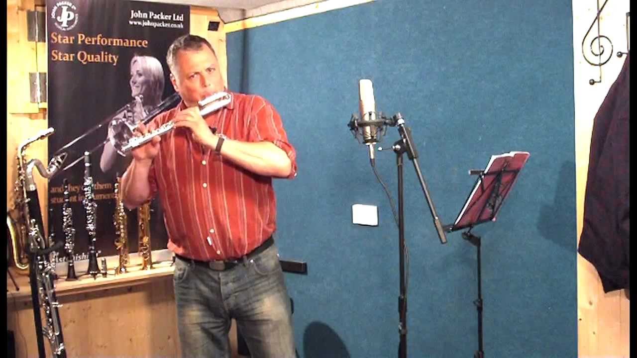 JP010CH curved head flute demonstration by Pete Long - John Packer Ltd ...