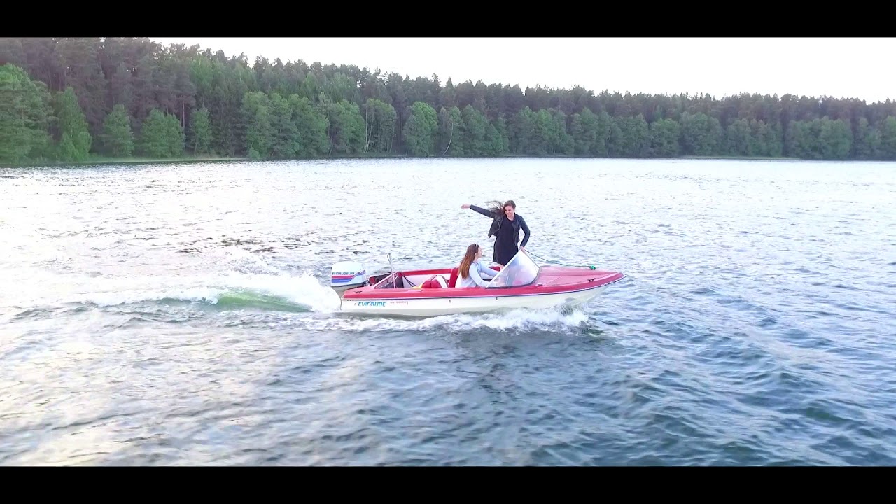 Ostry róg motorówka - YouTube