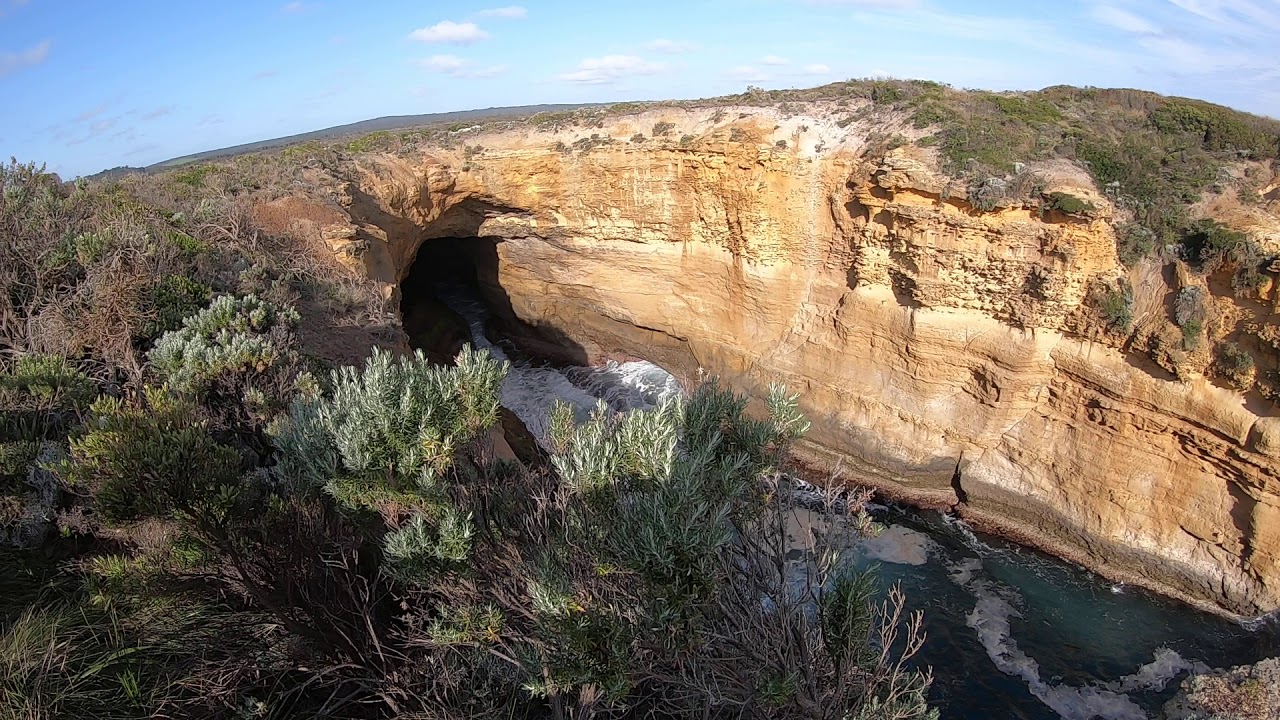 Melbourne - Thunder Cave - YouTube
