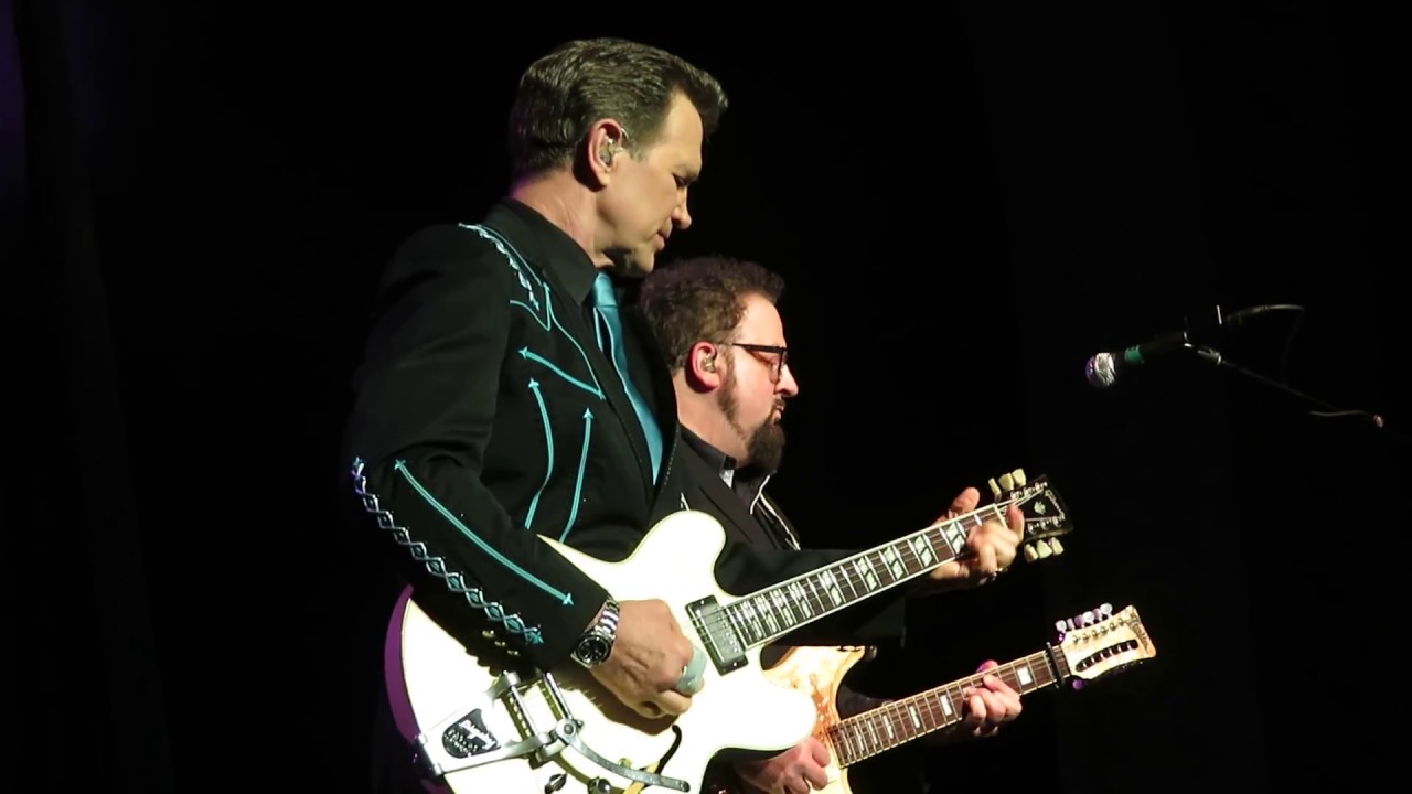 Chris Isaak - "Somebody's Crying" - Northern Lights Theater, Milwaukee ...