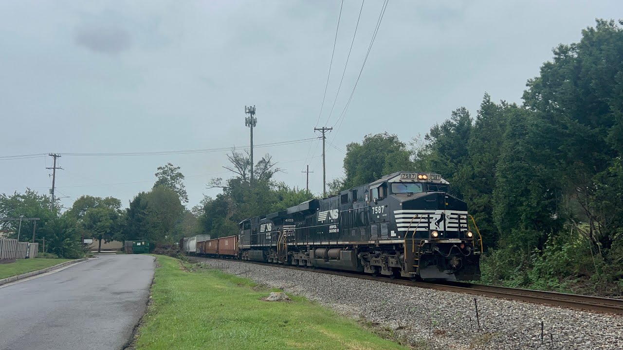 NS ES44DC 7587 Leads Manifest 15T on 9/28/24 - YouTube
