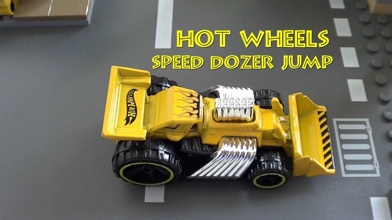 Hot Wheels Speed Dozer Jump - YouTube
