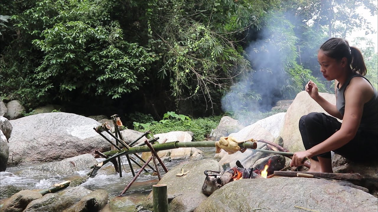 OFF GRID LIVING: Solo Bushcraft & Camping, waterfall bathing, Survival ...