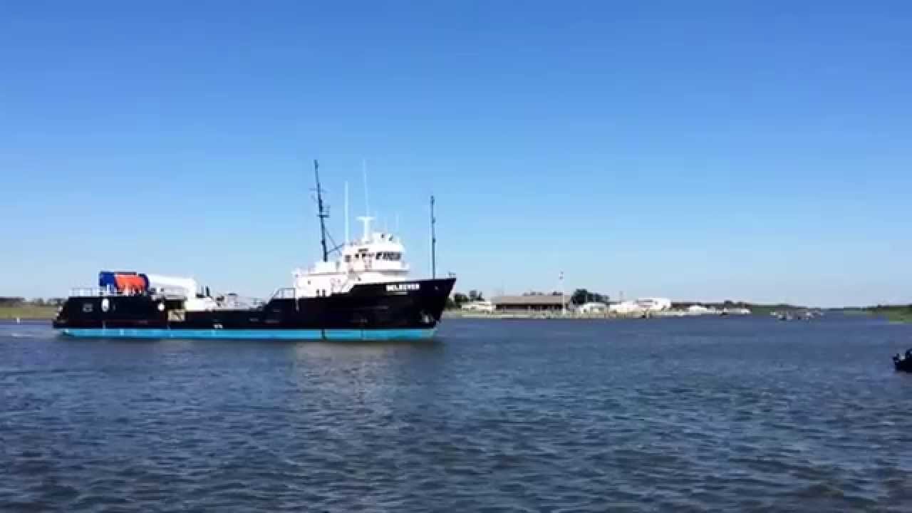 DBRC Oil spill response vessel Delriver getting underway from Roosevelt ...