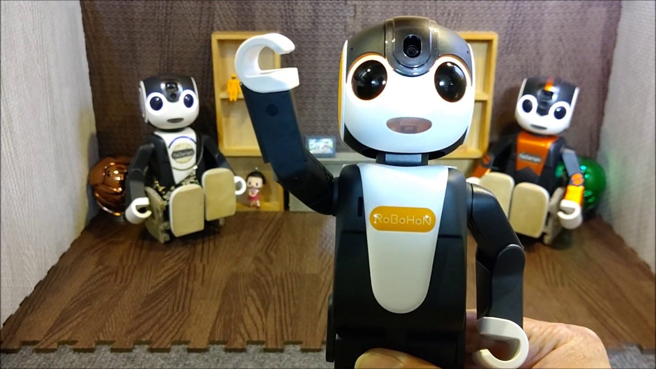 ロボホン「第2世代ロボホン初回起動」RoBoHoN - YouTube