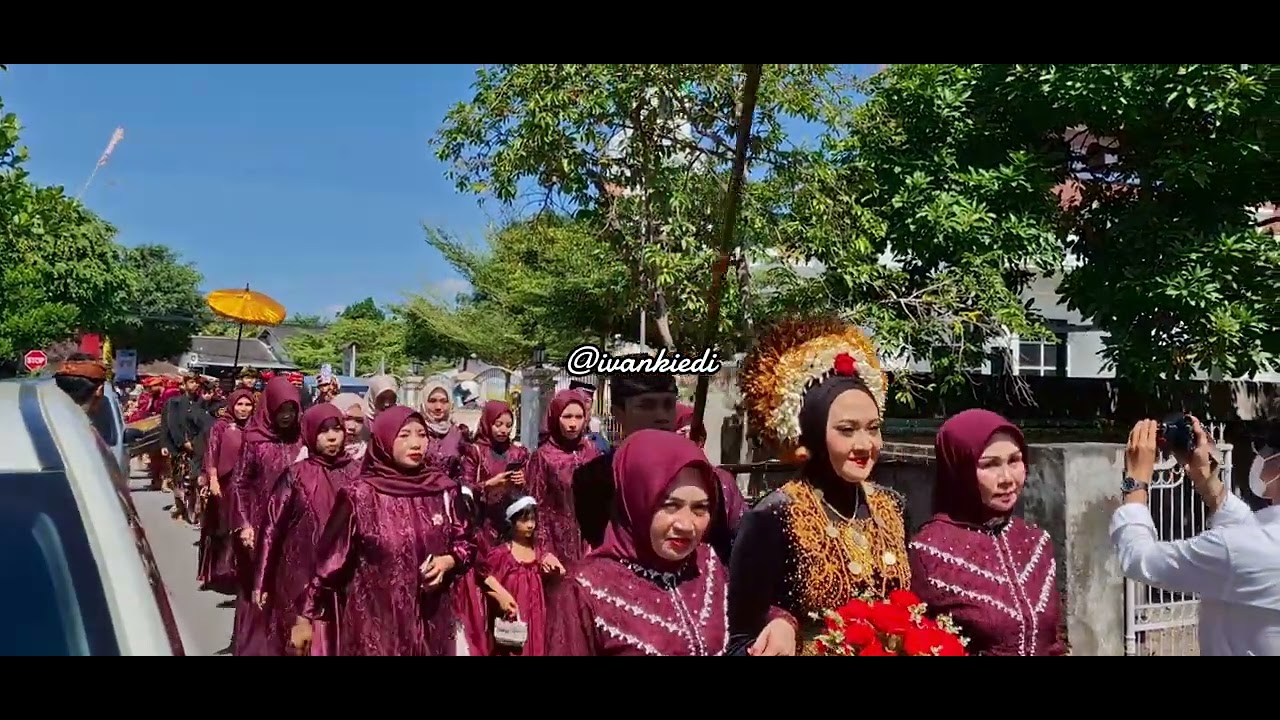 Begawe Merarik Adat Sasak, Traditional Wedding Sasak Lombok - YouTube