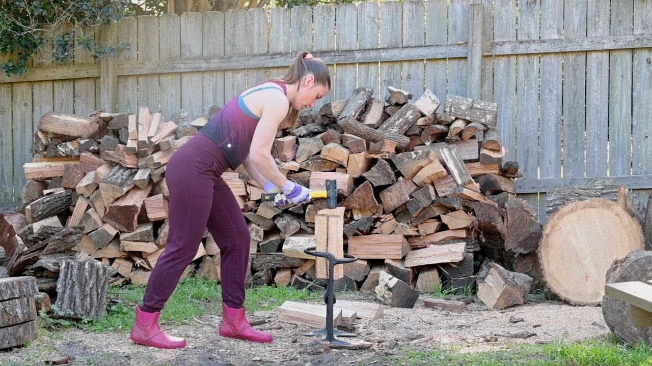 Her First Time Splitting Wood 🪵 - YouTube