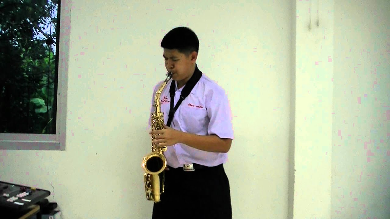 เพลง " ใกล้รุ่ง" - Conn 7m alto sax - YouTube