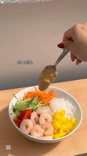 Chef off Duty Episode 9: Shrimp noodle salad💕 #london #privatechef # ...