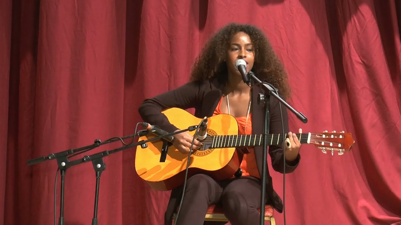 Live performance Sarah, utopia by Autumn Sharif - YouTube
