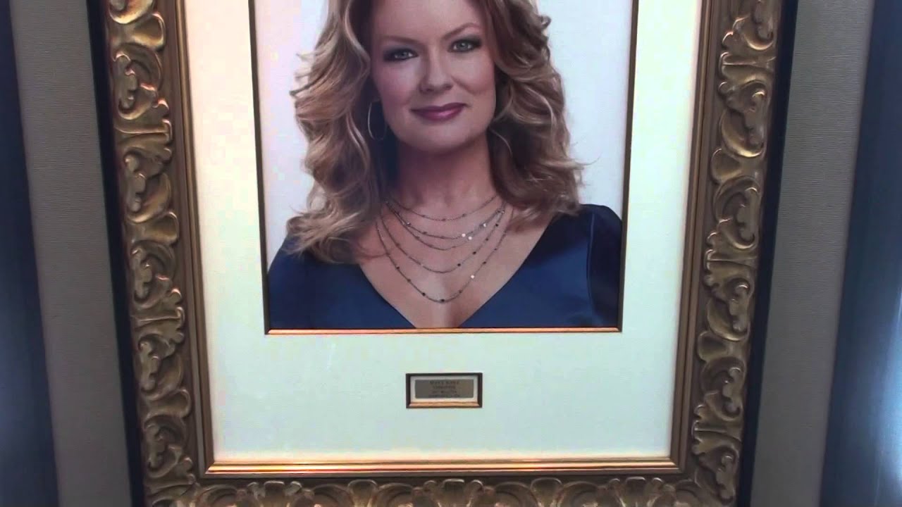 The Marina: A Tour of the Oceania Cruise Ship - YouTube