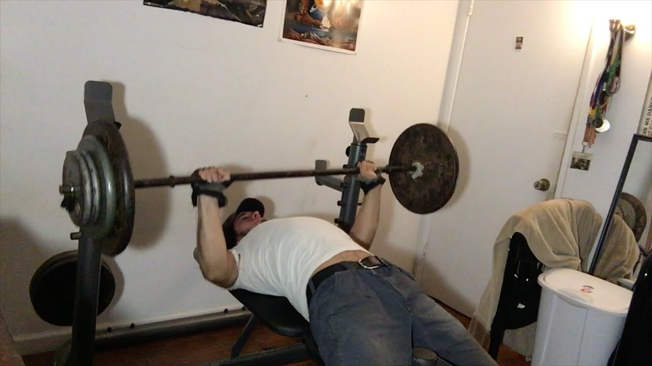 200 LBS BENCH PRESS @145 LBS BODYWEIGHT - YouTube