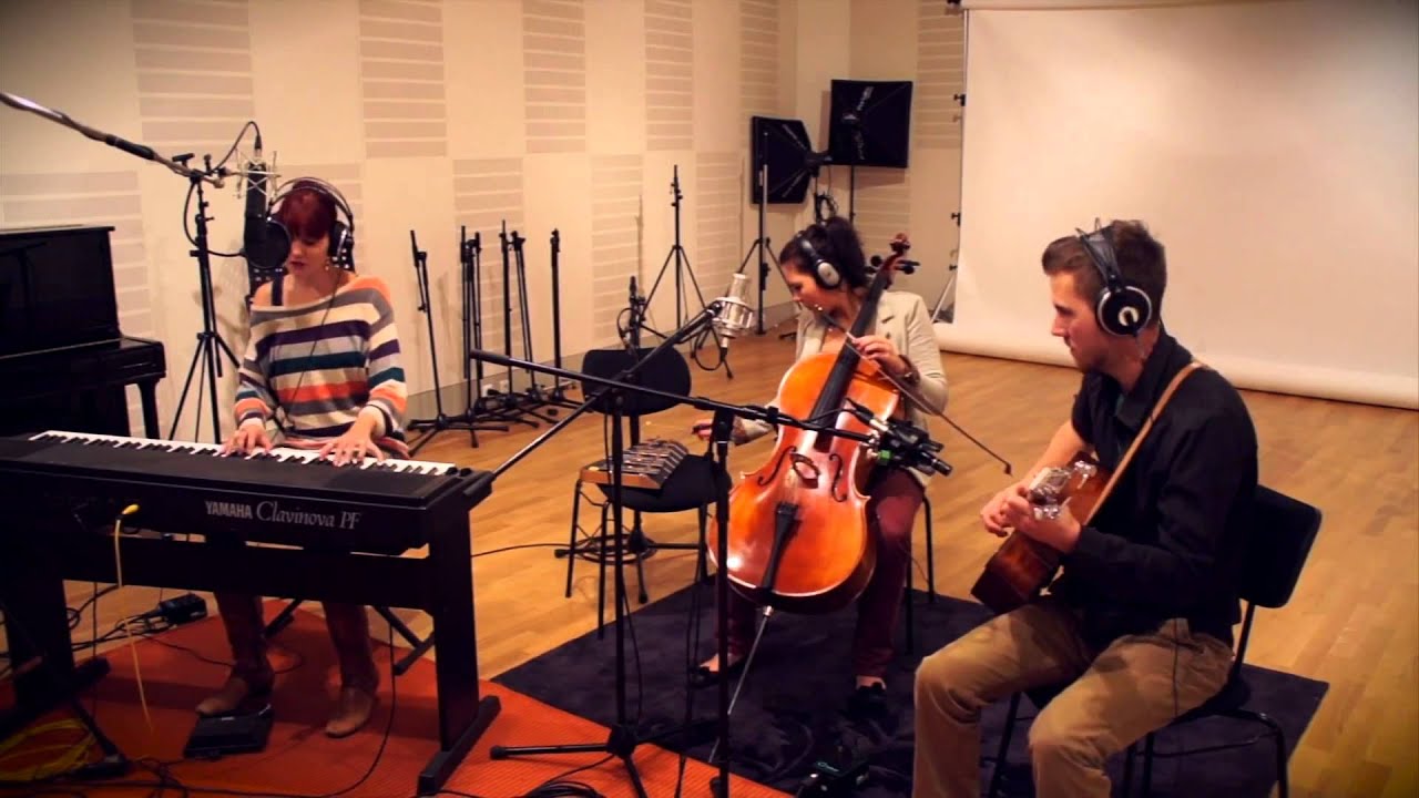 SARAH STRAUB - pieces (unplugged) - YouTube