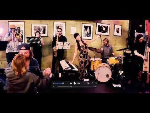 Black Viiolet - "Stayin In" clip live at Easy Street Records - YouTube