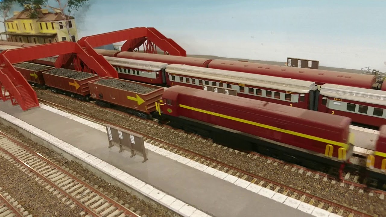 The Blue Train, model trains, South African Railways. - YouTube