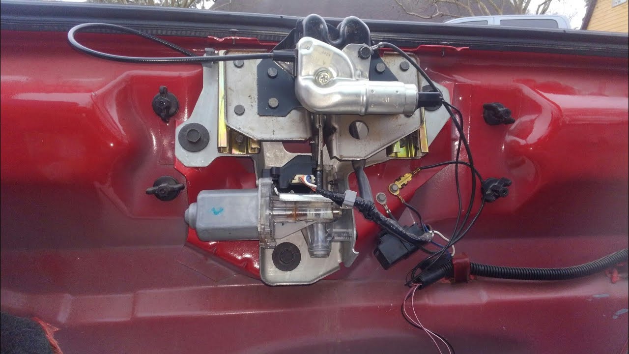 Why Car Makers No Longer Use Rear Hatch Pull Down Motors - YouTube