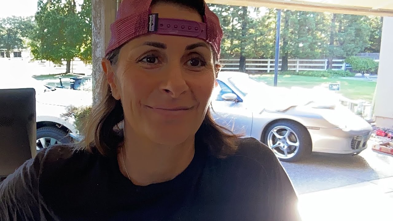 Danielle Salinger is going live! - YouTube