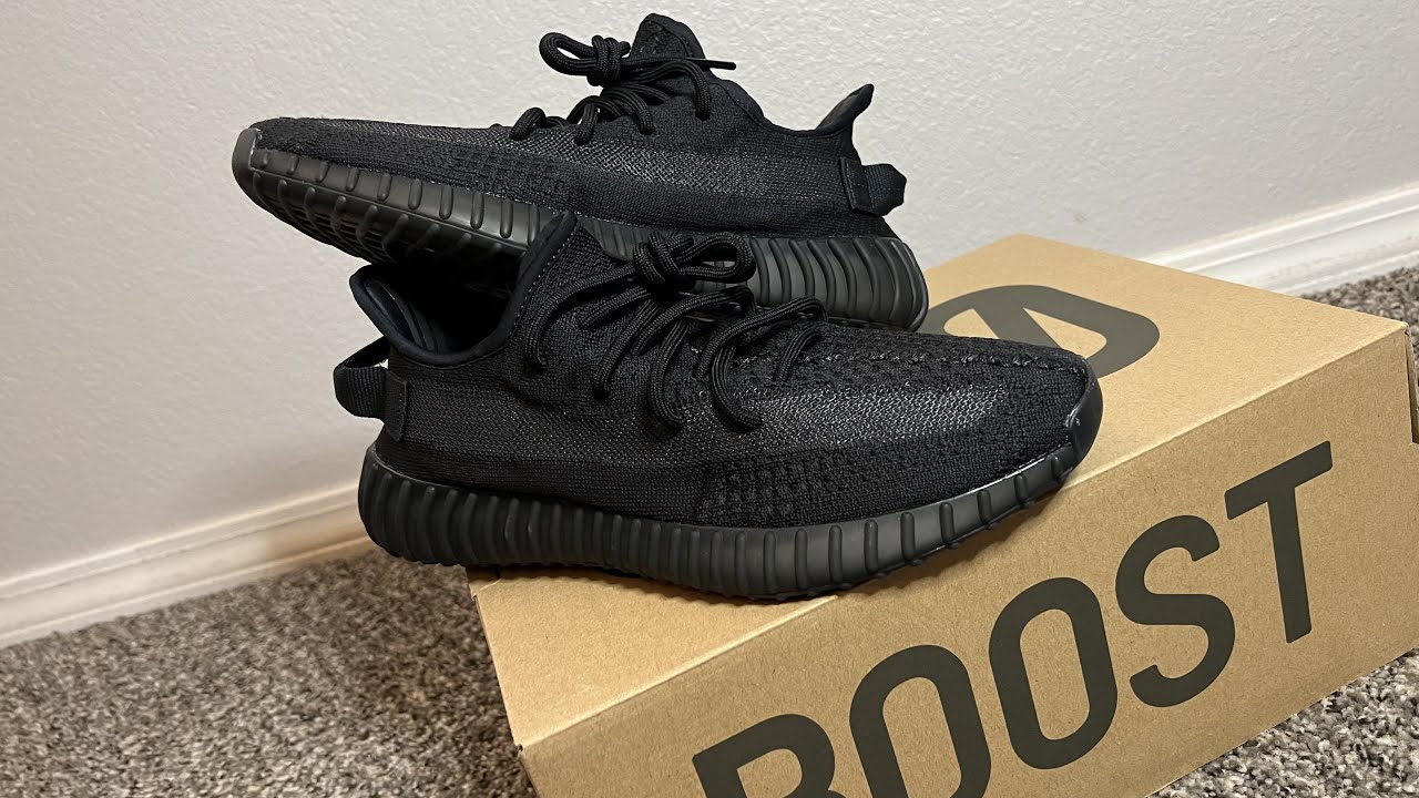 Yeezy 350 V2 Onyx Unboxing And Review - YouTube