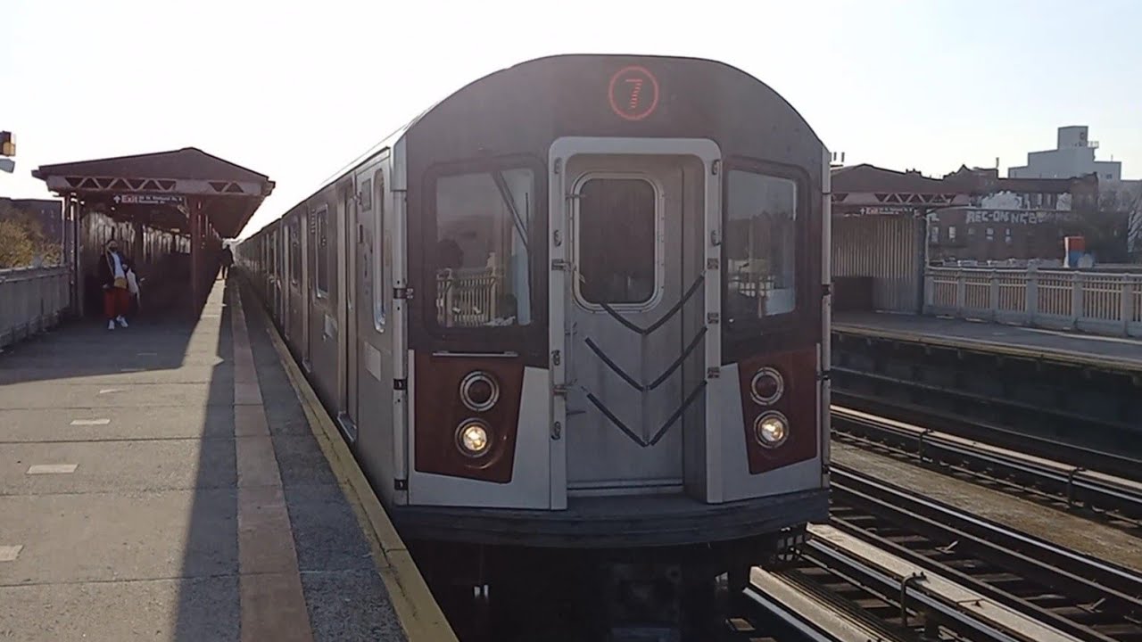 New York City Subway: R188 (7) trains action @90th St Elmhurst - YouTube