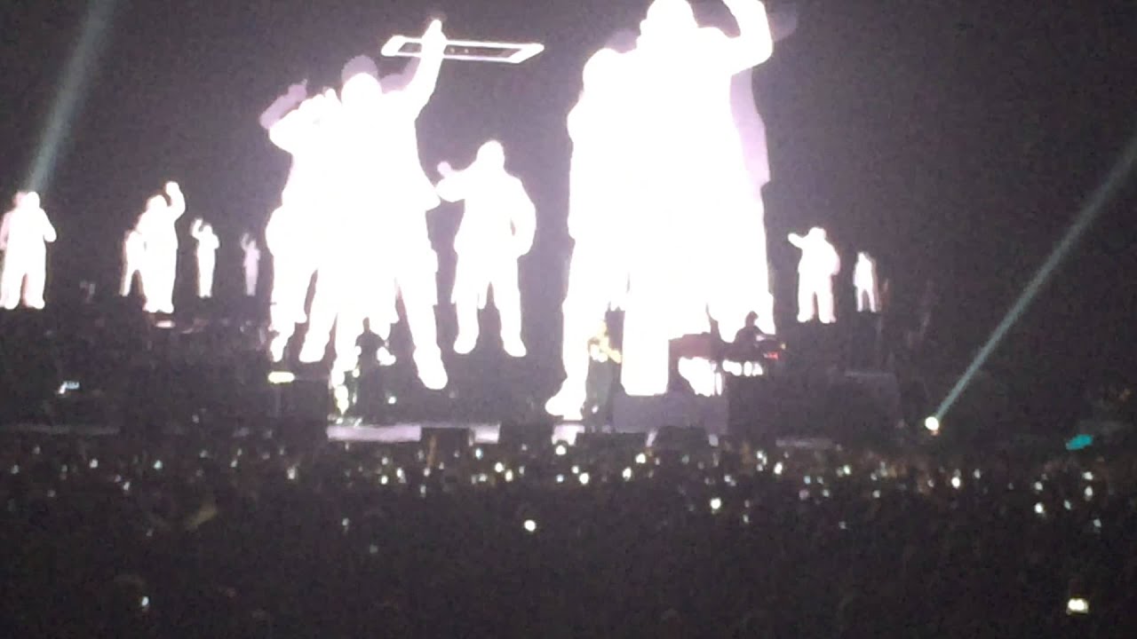 Eros World Tour 2015 (Perfetto) - Entrée Sur Scène - 26/10/15 Palais 12 ...
