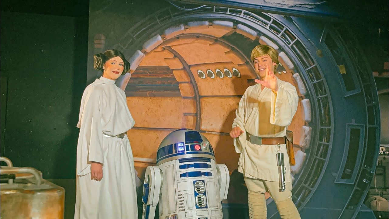 Luke, Leia, & R2-D2 - Disneyland After Dark: Star Wars Nite - YouTube