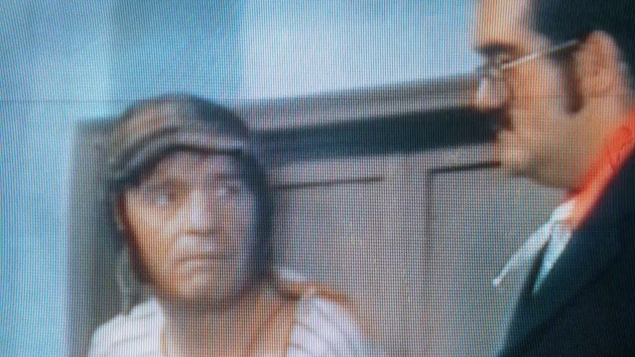 CHAVES : CHAVES FAZ MÁGICA COM O CHAPÉU - EPISÓDIO : O FESTIVAL DA BOA ...