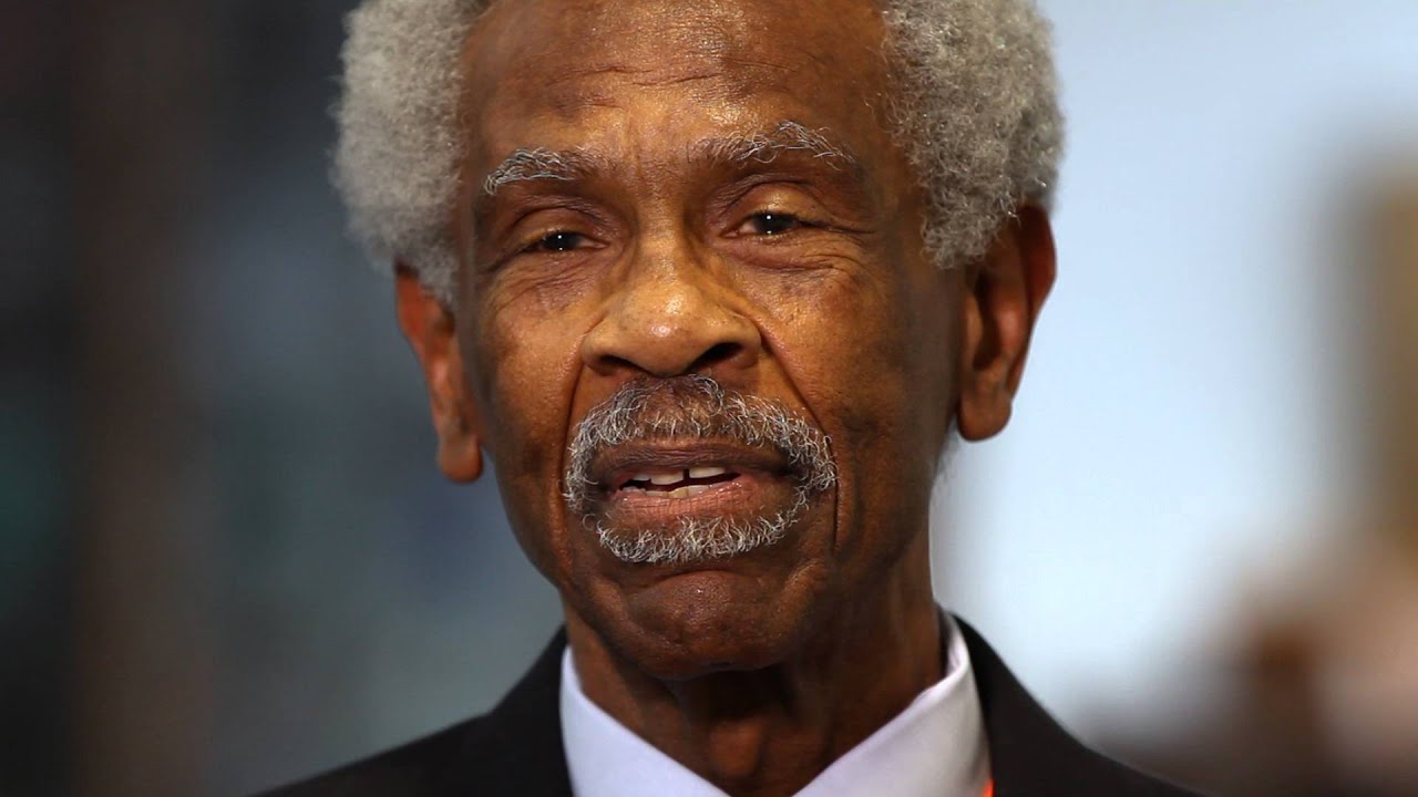 Spotlight Charlie Hill - YouTube