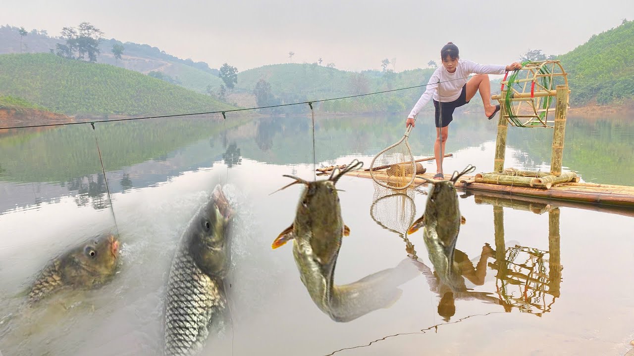 How to make a fish trap on a boat using bamboo, the best survival ...