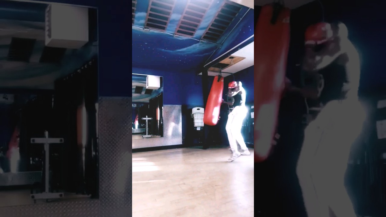 Explosive combo on heavybag 🥊🥊💣 #boxing #combo #heavybag #power #punch ...
