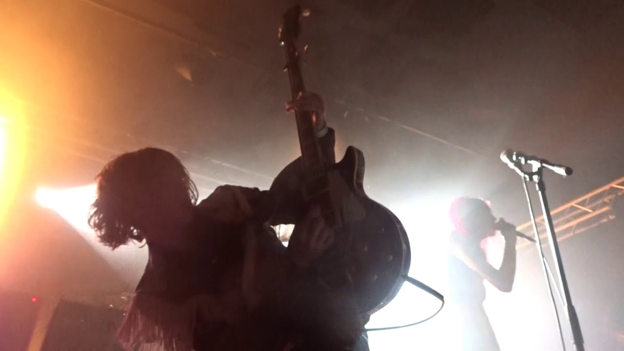 Starcrawler "Chicken Woman" @ Le Point Ephémère - 23/01/2018 - YouTube