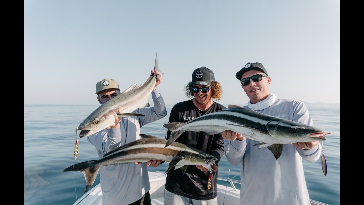 J I G G I N G - insane day Fishing Mackay! - YouTube