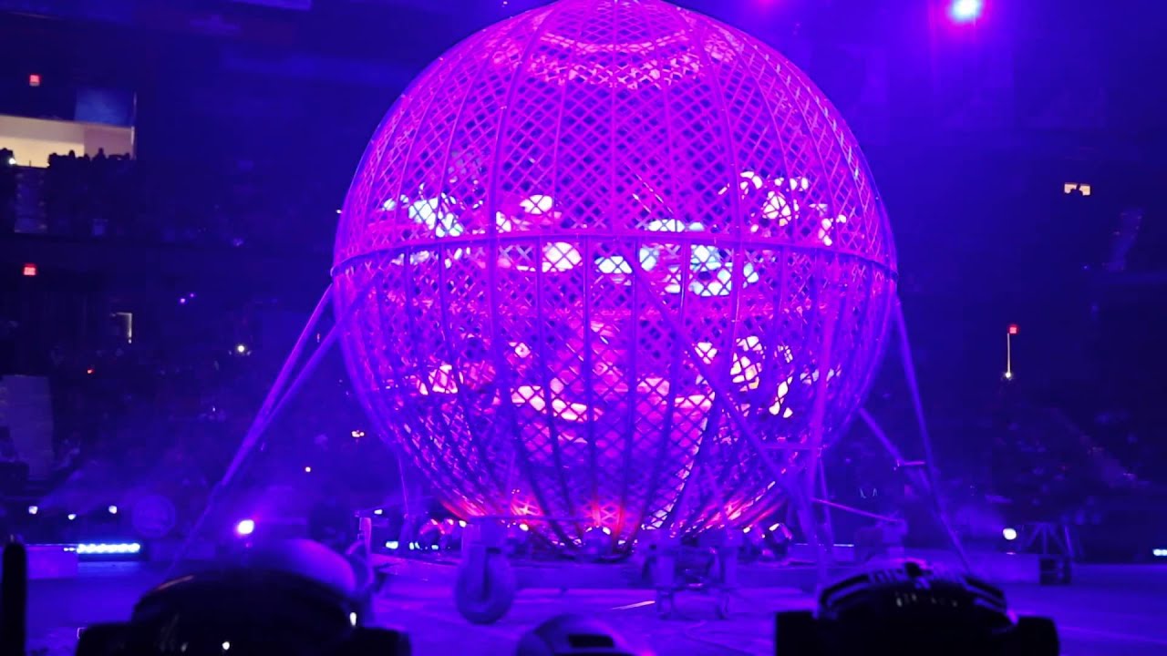 Death Ball - 11-8-2014 at Ringling Bros Circus in Chicago, Illinois ...