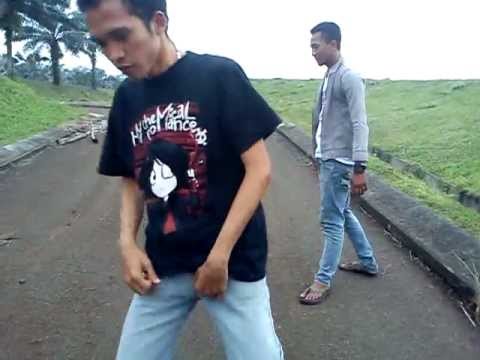 Ewe Paksa Di Taman Bukit Golf