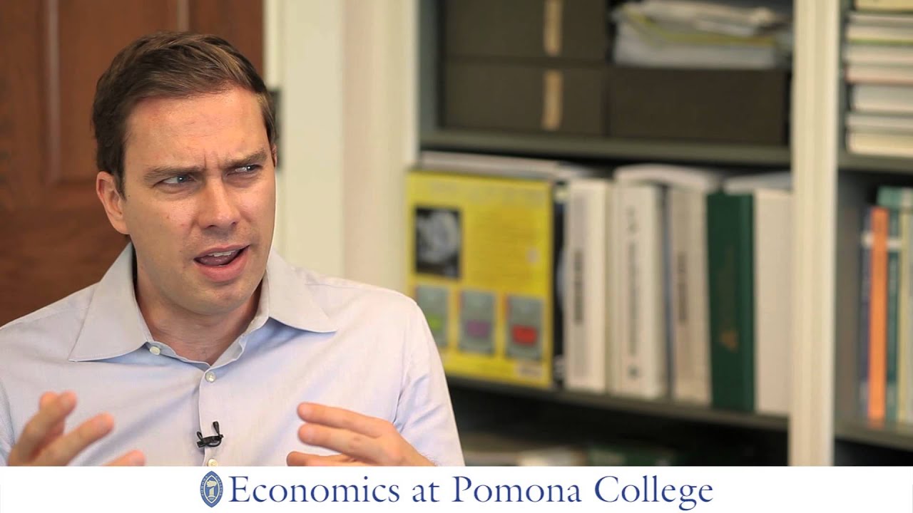 Majors at Pomona: Economics - YouTube