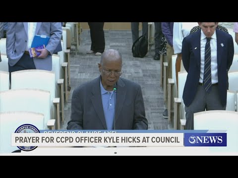 Prayer for CCPD officer Kyle Hicks at City Council meeting - YouTube