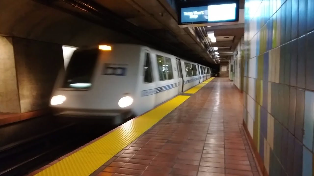 BART Trains at 16th St Mission 9/9/23 - YouTube