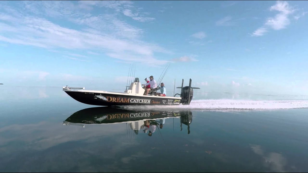 yellowfin 24 CE 400r fly by - YouTube