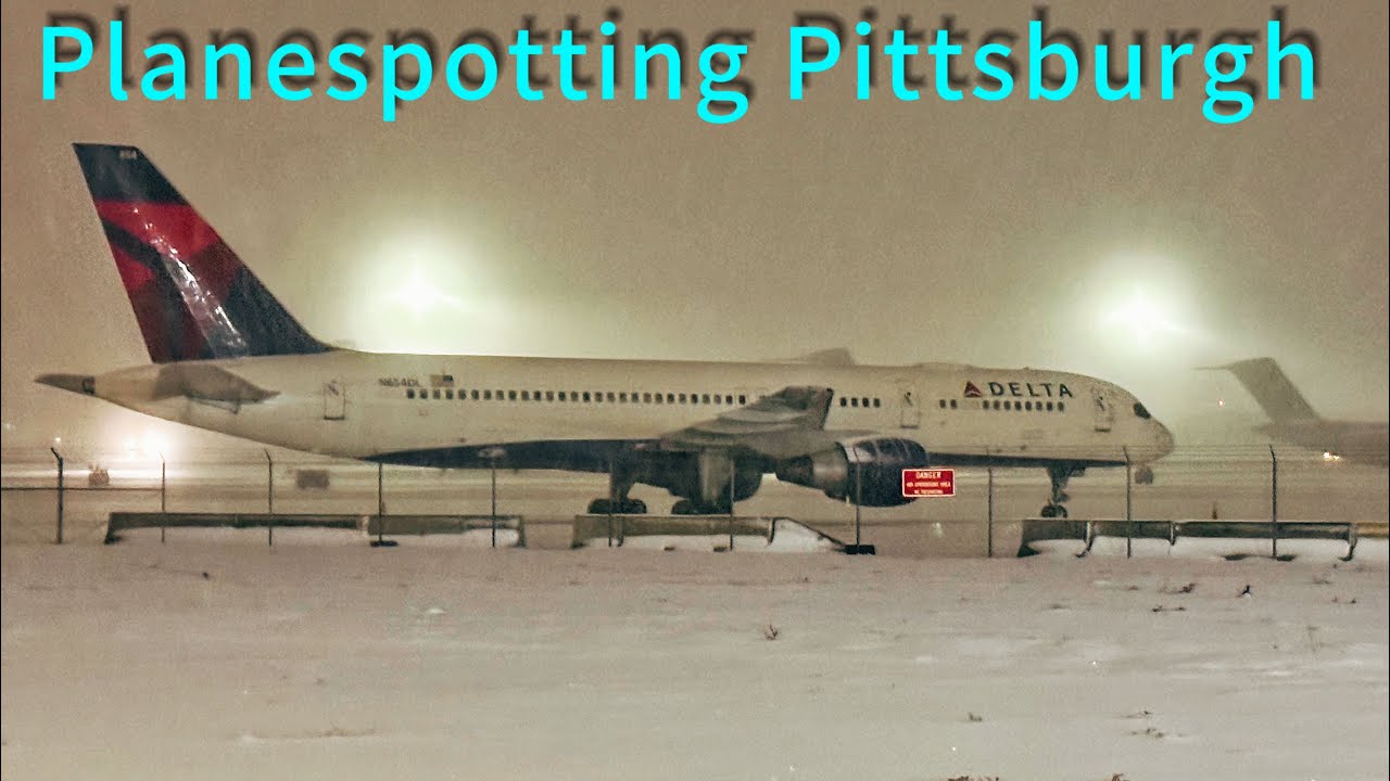 Planespotting in a blizzard at Pittsburgh international airport - YouTube