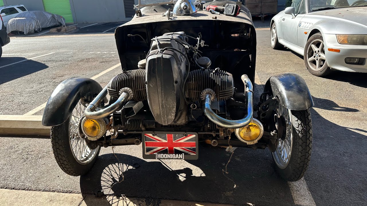 Bad ass 3wheel Bmw - YouTube