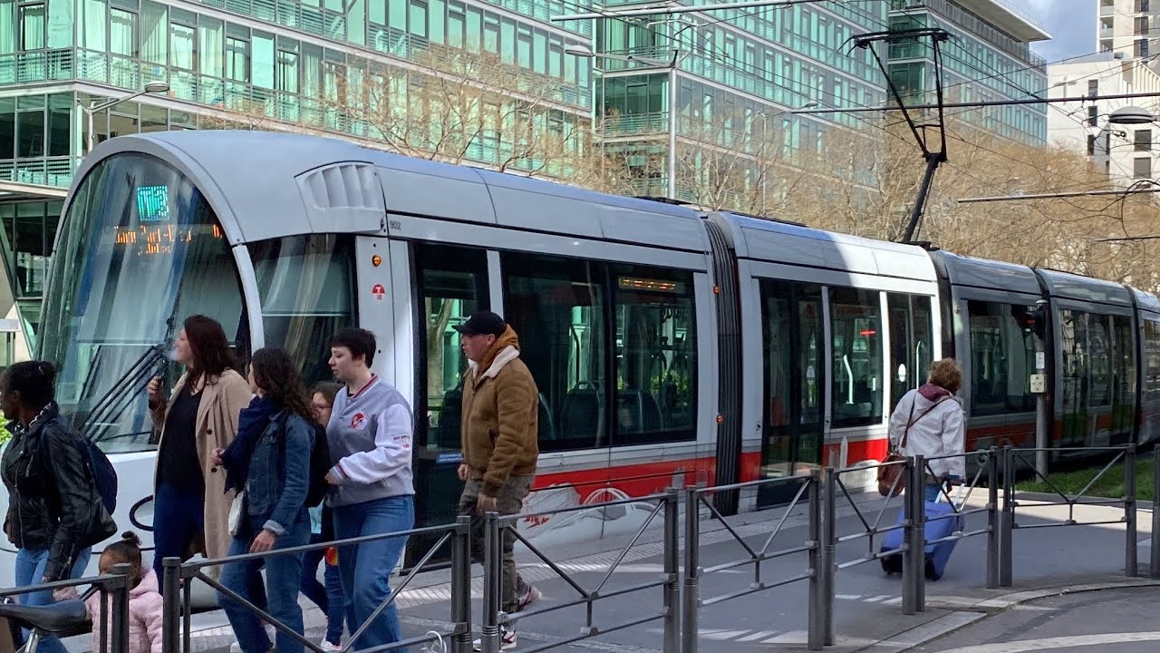 Réseau TCL [LYON] - Métros / Tramways / Funiculaires / Bus - YouTube