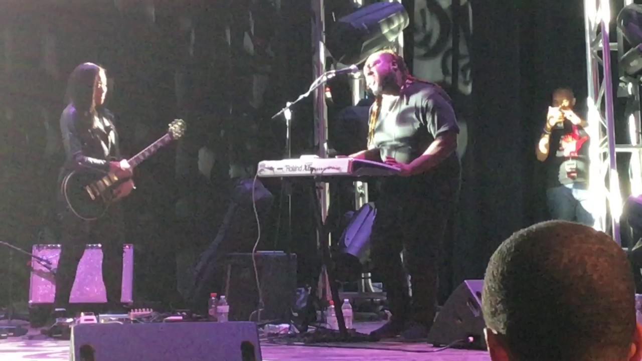 Tye Tribbett Trenton with Taylor Gamble on guitar - YouTube